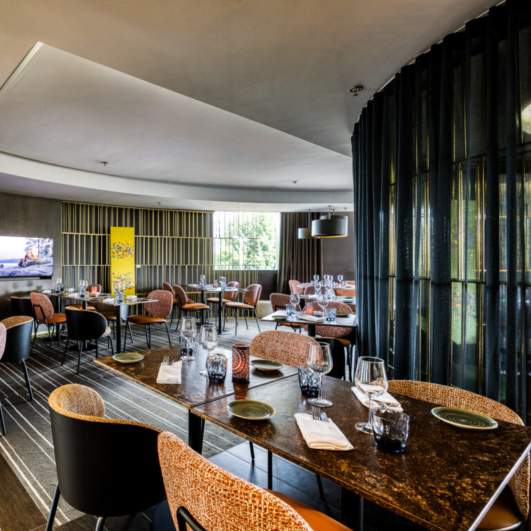 Table Cicero | Table design recyclée et personnalisable | Instead Mobilier